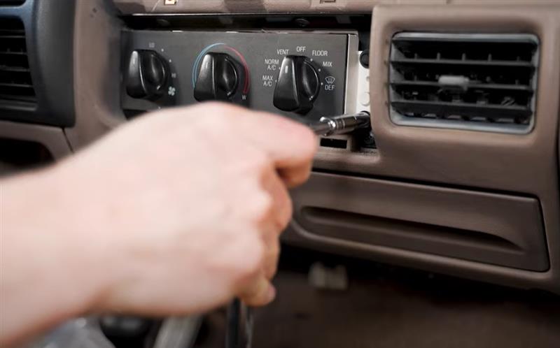 1992-1996 Ford OBS Bronco & Truck: HVAC Control Fix/Repair Bracket