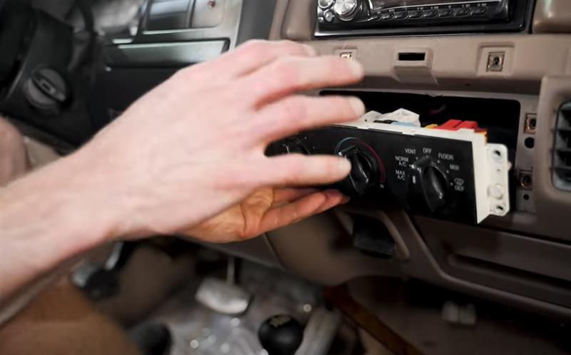 1992-1996 Ford OBS Bronco & Truck: HVAC Control Fix/Repair Bracket