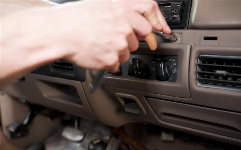 1992-1996 Ford OBS Bronco & Truck: HVAC Control Fix/Repair Bracket